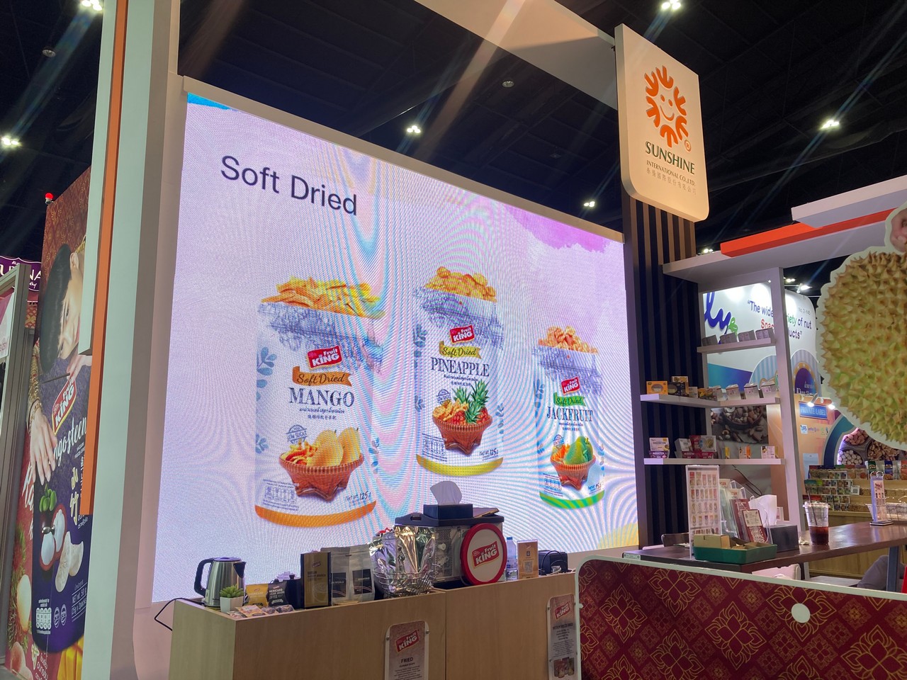 บริการให้ เช่าจอแอลอีดี - LED Display P3.9 Full Color Indoor